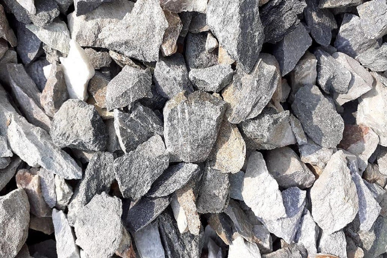 Grey 20mm Stone Chips - YRC.com.bd